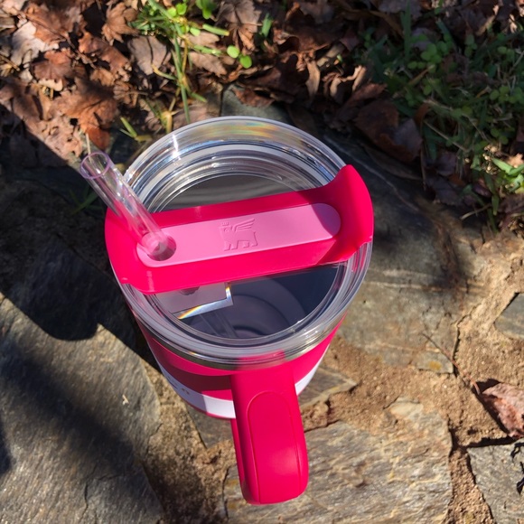 Stanley | Dining | Nwt Valentines Stanley Flowstate Quencher 4oz Cosmo ...